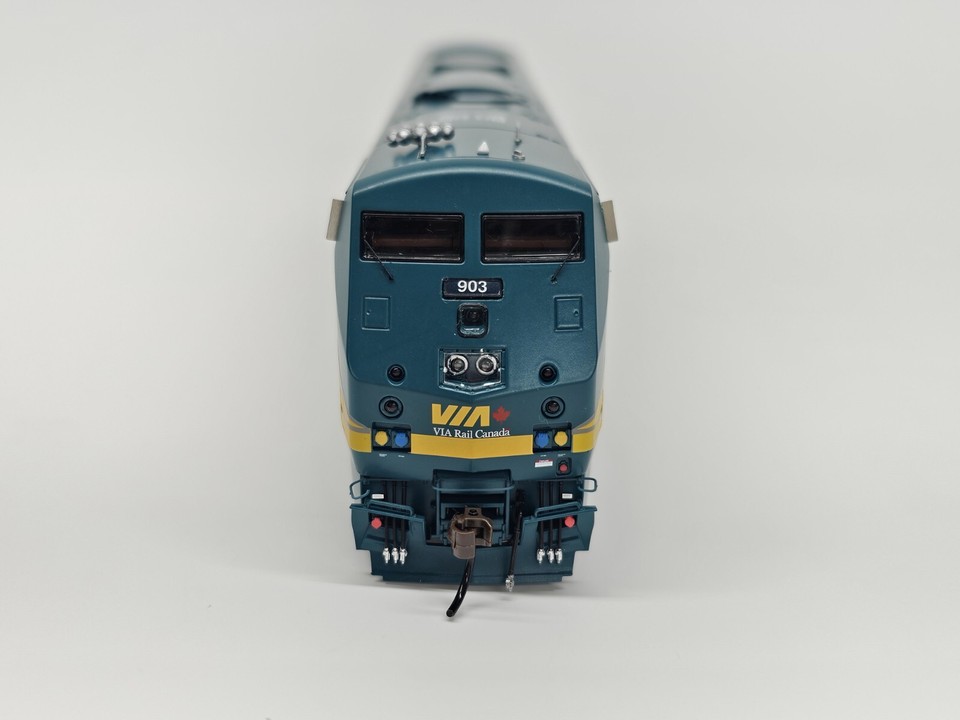 New Athearn Genesis P42DC VIA Rail Canada #915 DCC Ready NO Sound ...