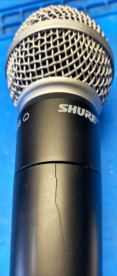 Shure MXWNCS4 Charger (2) MXW2 Z10 Microphones (2) MXW1/O Z10 ...