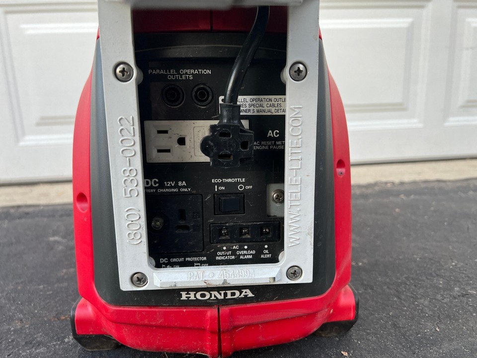 Honda EU1000i 1000 Watt 1.8 HP Generator Inverter with Light | eBay