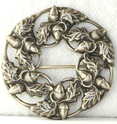 VTG DANECRAFT STERLING SILVER ACORN WREATH PIN | eBay