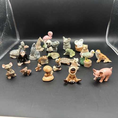 24 Lot Hagen Renaker Eskimo Tot Seal Duck Panda Pig Wade Frog Shiken ...