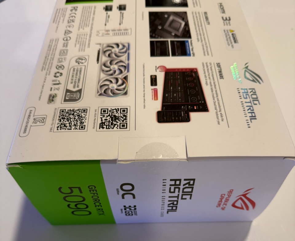 ASUS ROG Astral GeForce RTX 5090 32GB GDDR7 White OC Quad-Fan GPU ...