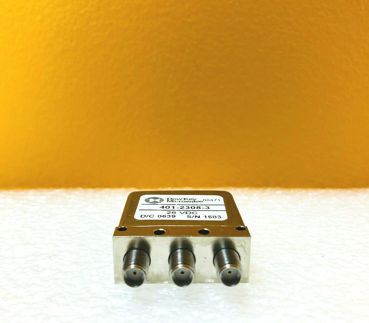 Dow-Key 401-2308-3 DC to 18 GHz 50 Ohm SMA (F) SPDT Coaxial Switch ...