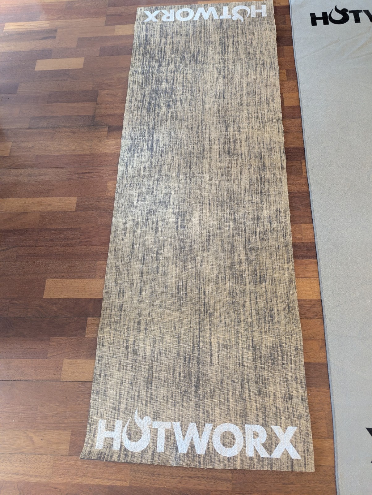 Hotworx Yoga Mat And Grip Towel Gray | eBay