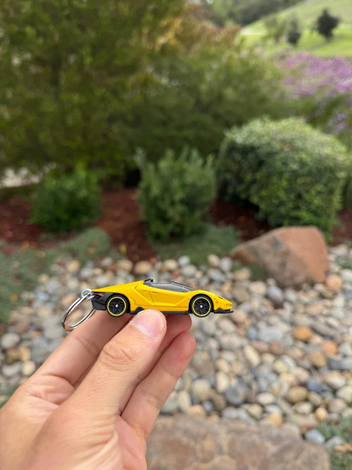 2016 Lamborghini Centenario Roadster Yellow Mini Keychain Keyring ...