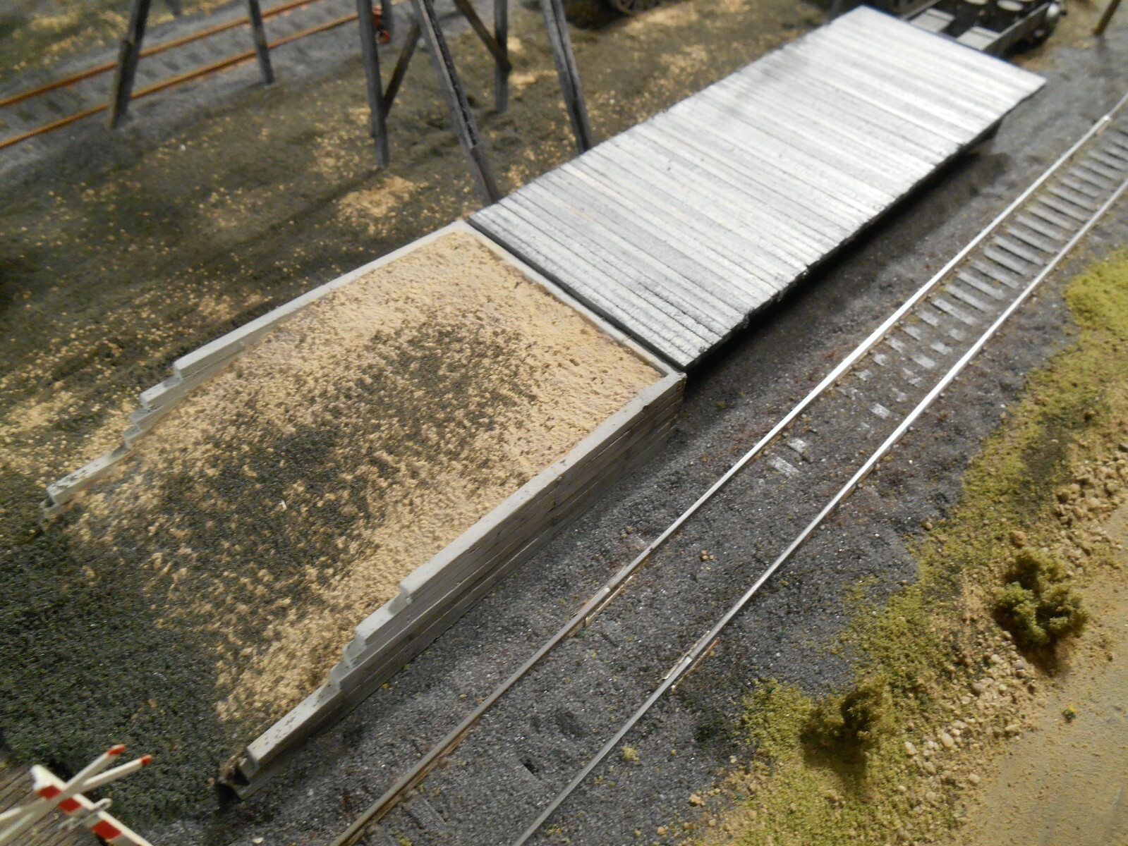 HO Roco Railway Parts Earth Ramp and Loading Dock #DP239 To Be ...