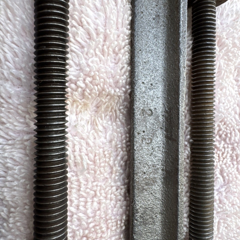 Vintage 2 Each Newhouse Matching Oval Clamps MINT Excellent Traps ...