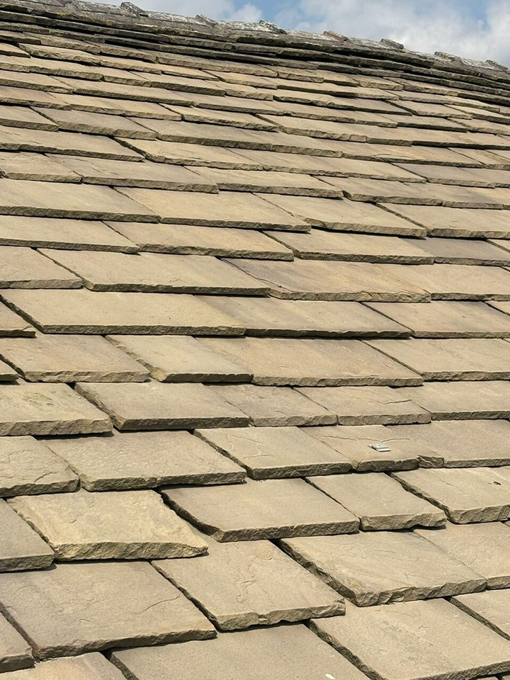 Yorkshire stone roofing slates (greys), reclaimed stone slates - huge ...
