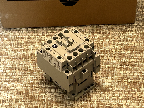 Allen Bradley 700-CFZ0440KJ Contrôle Relais 24 VAC Bobine Cf 22E | eBay
