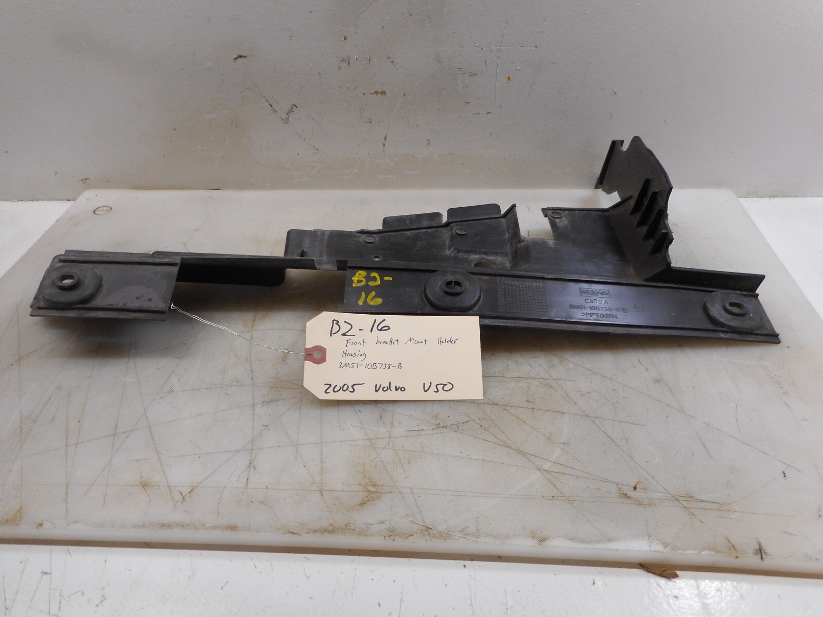 2005 VOLVO V50 FRONT BRACKET MOUNT HOLDER HOUSING 3M51-10B738-B | eBay