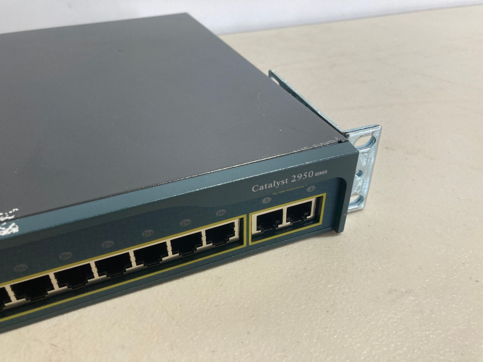 Cisco Catalyst 2950 Series 24 Port Switch - NO OS - WS-C2950T-24 | eBay