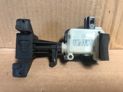 2016 MERCEDES GL CLASS FUEL LID DOOR LOCK LATCH ACTUATOR A 251 820 01 ...