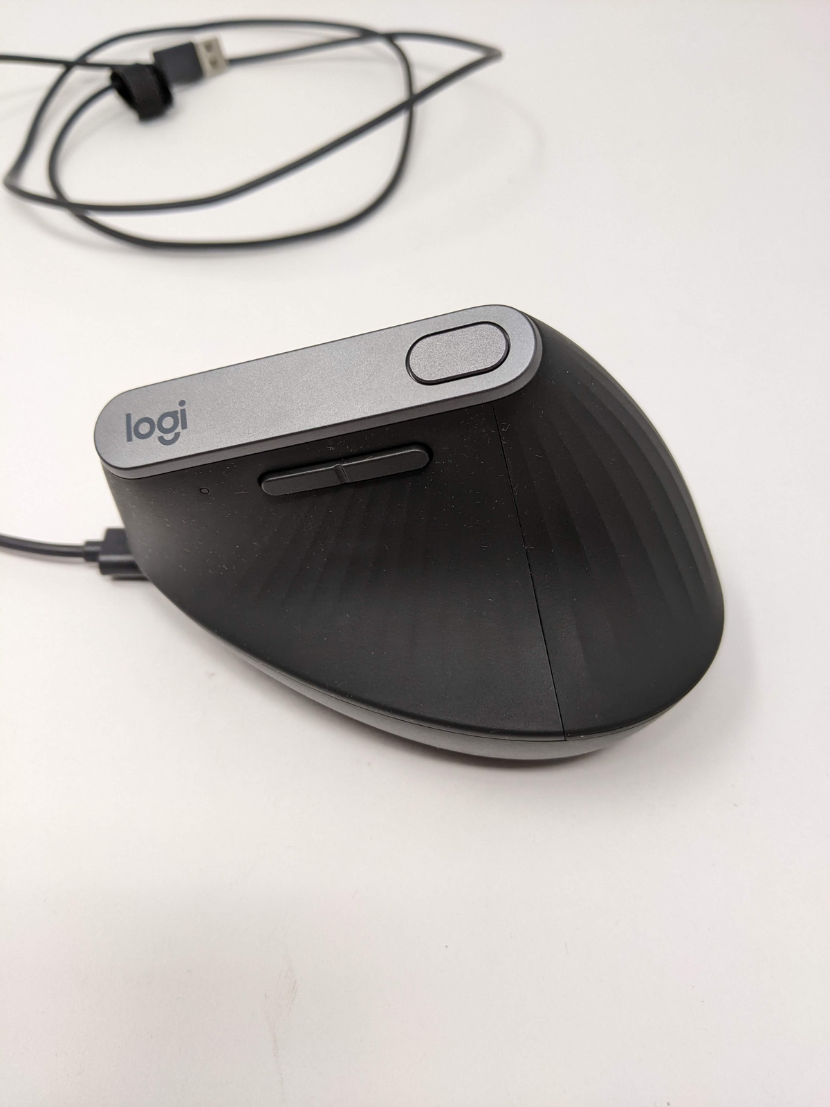 Logitech MX Vertical Wireless Mouse – Advanced Ergonomic Design Reduces ...