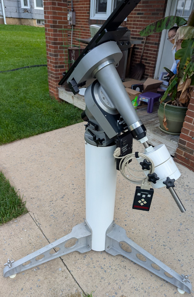 Mountain Instruments MI-250 Go-To Telescope Mount & MI8P Pier w ...