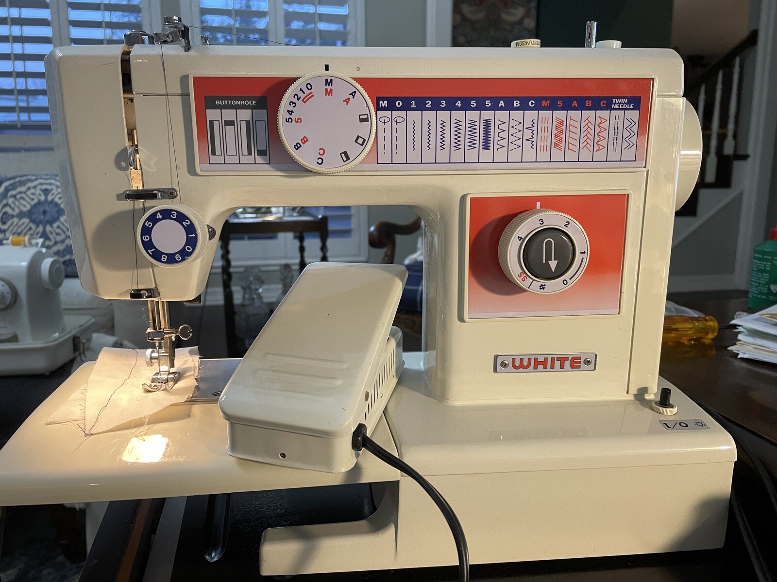 Vintage White Sewing Machine Model 1422 with Foot Pedal AS IS | eBay