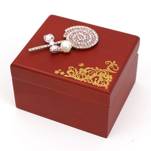 SWEET PINK CANDY WIND UP MUSIC BOX : GREENSLEEVES | eBay