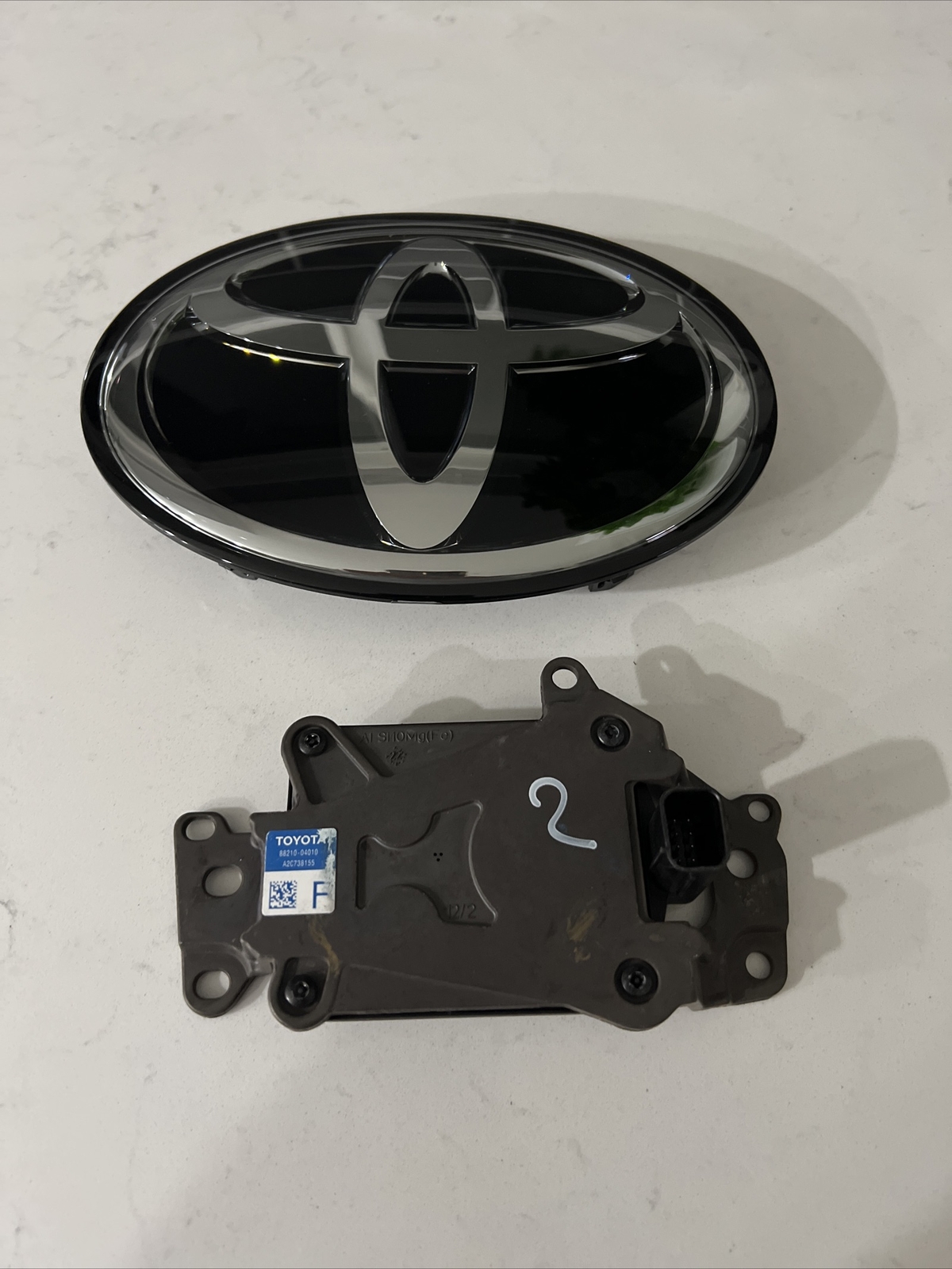 TOYOTA TACOMA CRUISE CONTROL DISTANCE RADAR SENSOR FRONT GRILL EMBLEM ...