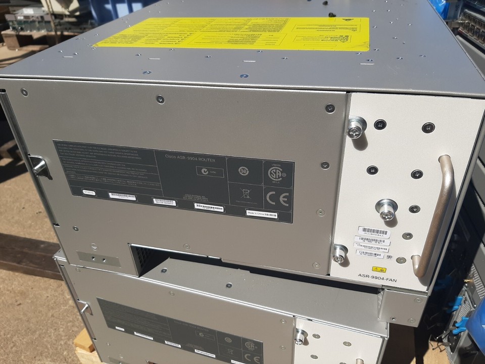 Cisco ASR-9904-AC, (3) PWR-3KW-AC-V2, 9904-FAN V02, (2) A9K-MOD160-SE ...