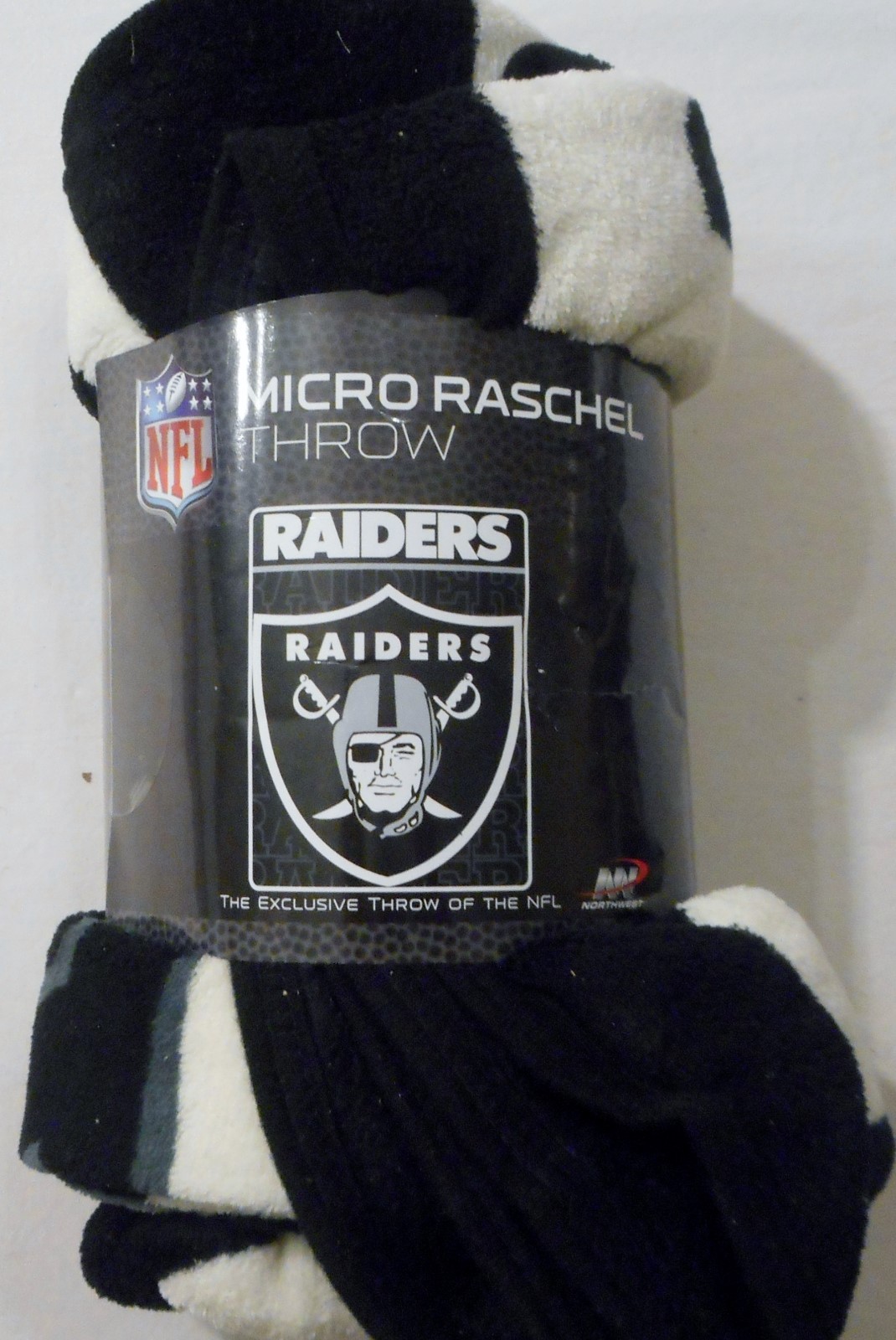 OAKLAND RAIDERS MICRO THROW RASCHEL 46" x 60" BLANKET THROW NIP BLACK ...