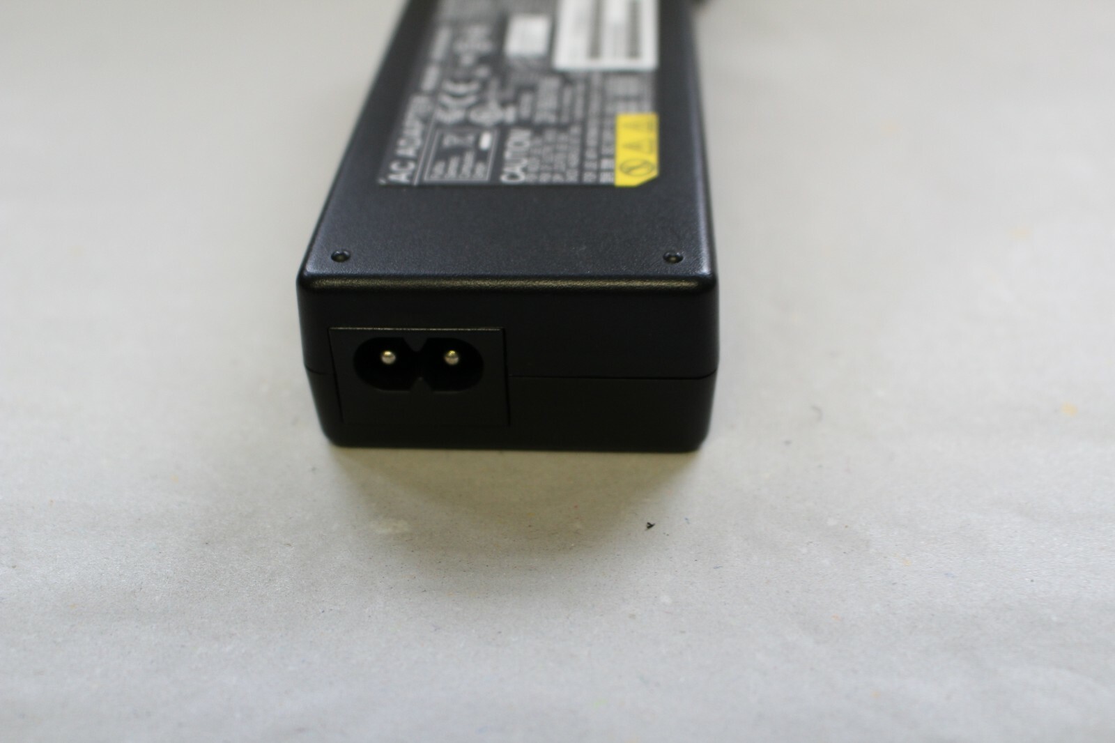 Original Fujitsu Limited AC Adapter SEC100P2-19.0 Netzteil 19V - 4.22A ...