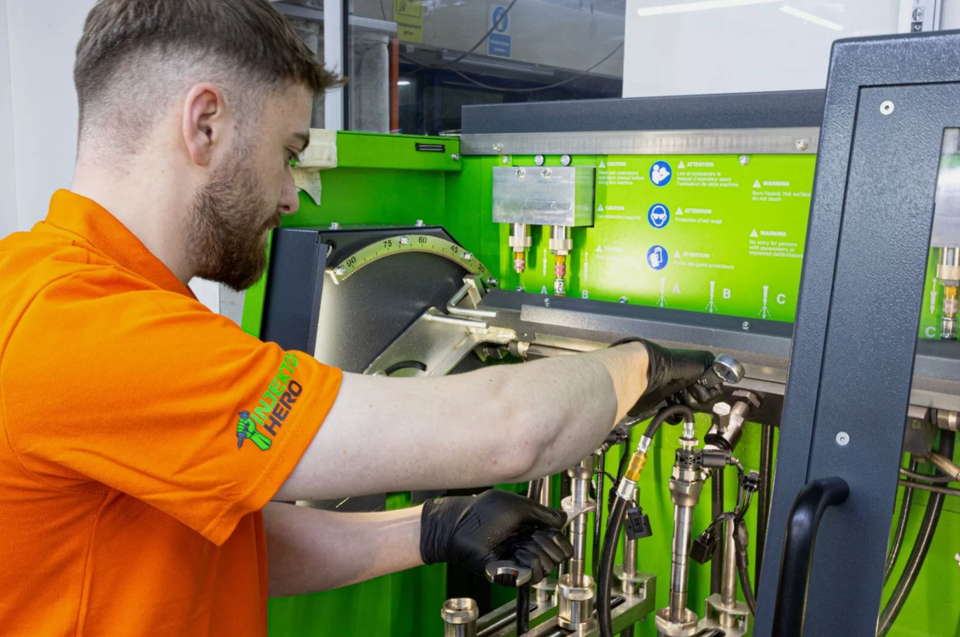 0445110131 Bosch Injektor BMW 13537789661 7789661 7789670 7788609 ...