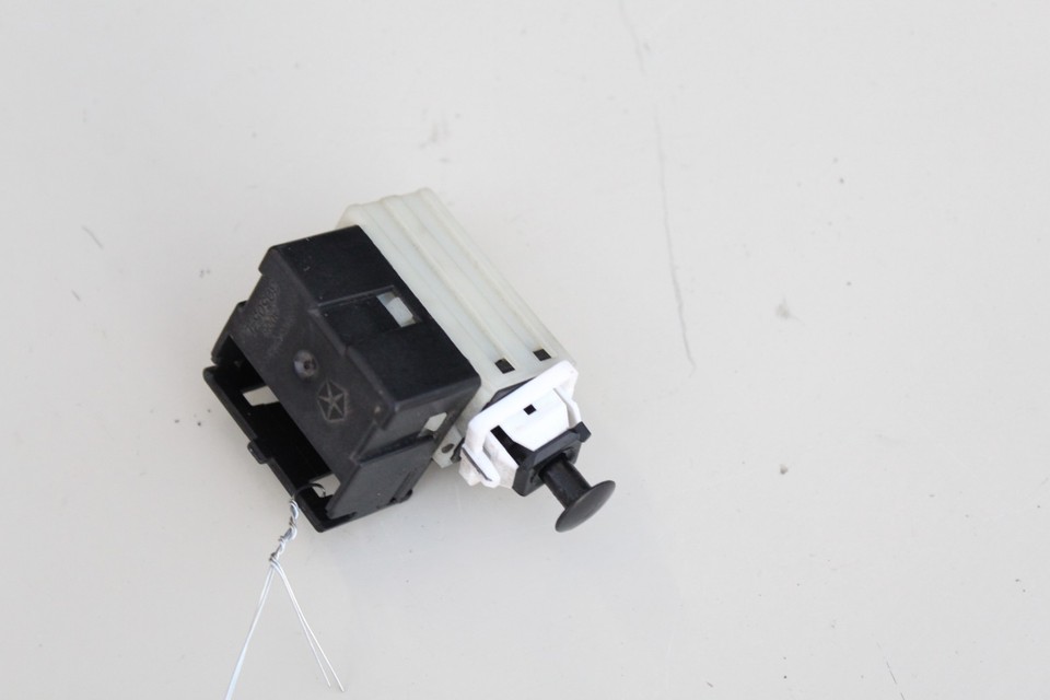 2011-2014 Chrysler 200 Brake Pedal Stop Lamp Switch J3760 | 56054001AD ...