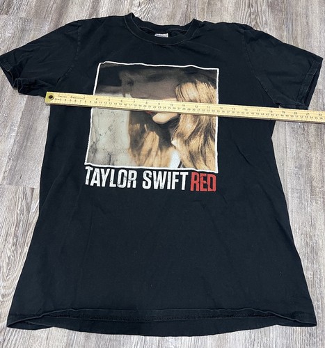 Taylor Swift Red Tour 2013 Distressed Graphics Size Medium | eBay