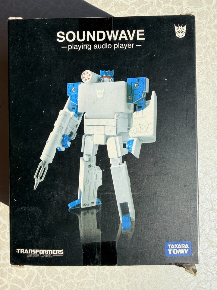 SOUNDWAVE PLAYING AUDIO PLAYER Takara Tomy Transformers* | eBay