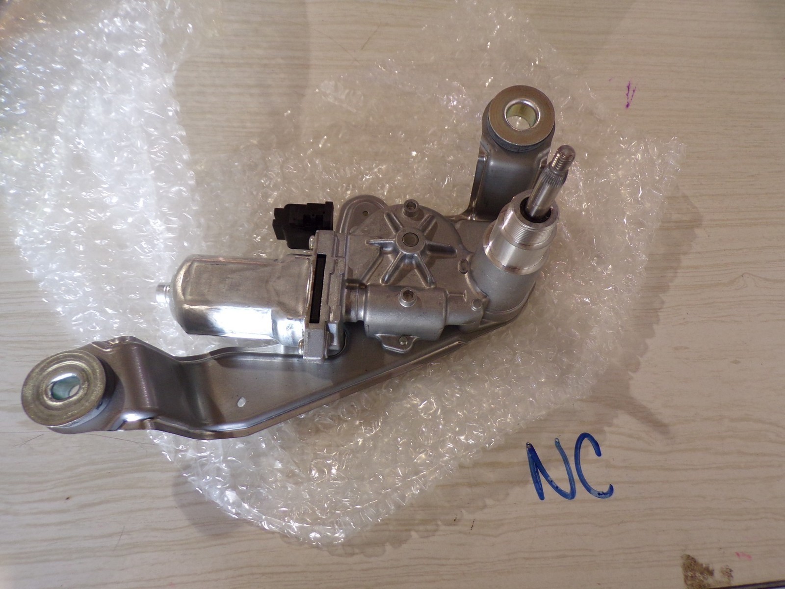 NEW Chrysler 55079213AA Rear Wiper Arm Motor Denso 5-259600-288 12V ...