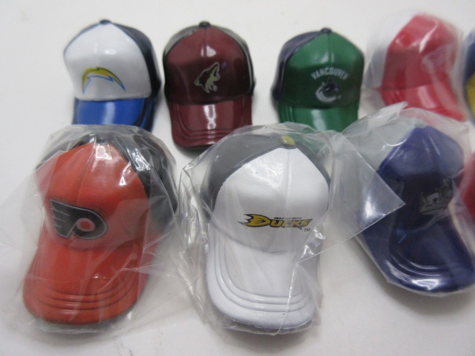 10 Old Vintage 2009 NHL Hockey Team Ball Caps Gumball Vending Machine ...