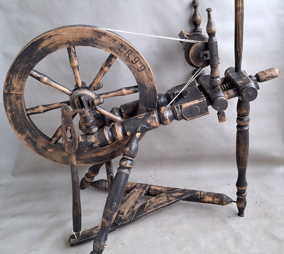 ANTIQUE UNIQUE Rare WORKING SPINNING WHEEL is complete / 1899 | eBay