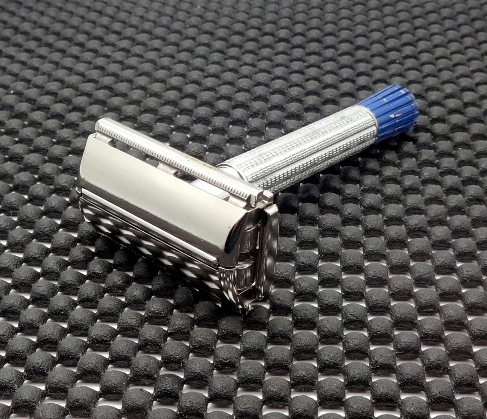 Vintage 1957 Gillette Blue Tip Super Speed DE Safety Razor C1 Clean! | eBay