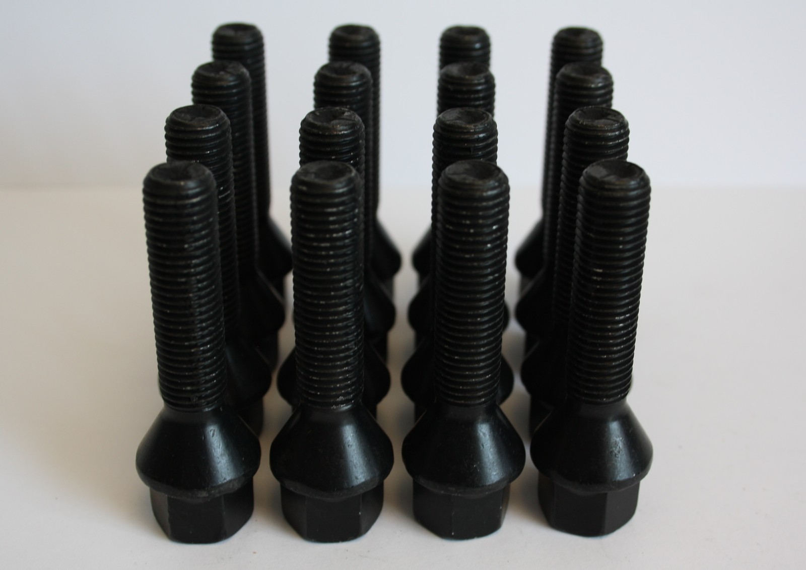 16 X M12 X 1.5 40MM BLACK ALLOY WHEEL BOLTS FIT DAEWOO ESPERO LANOS ...