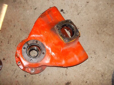 International IH 154 Cub Tractor transmission housing R drop axle hold ...