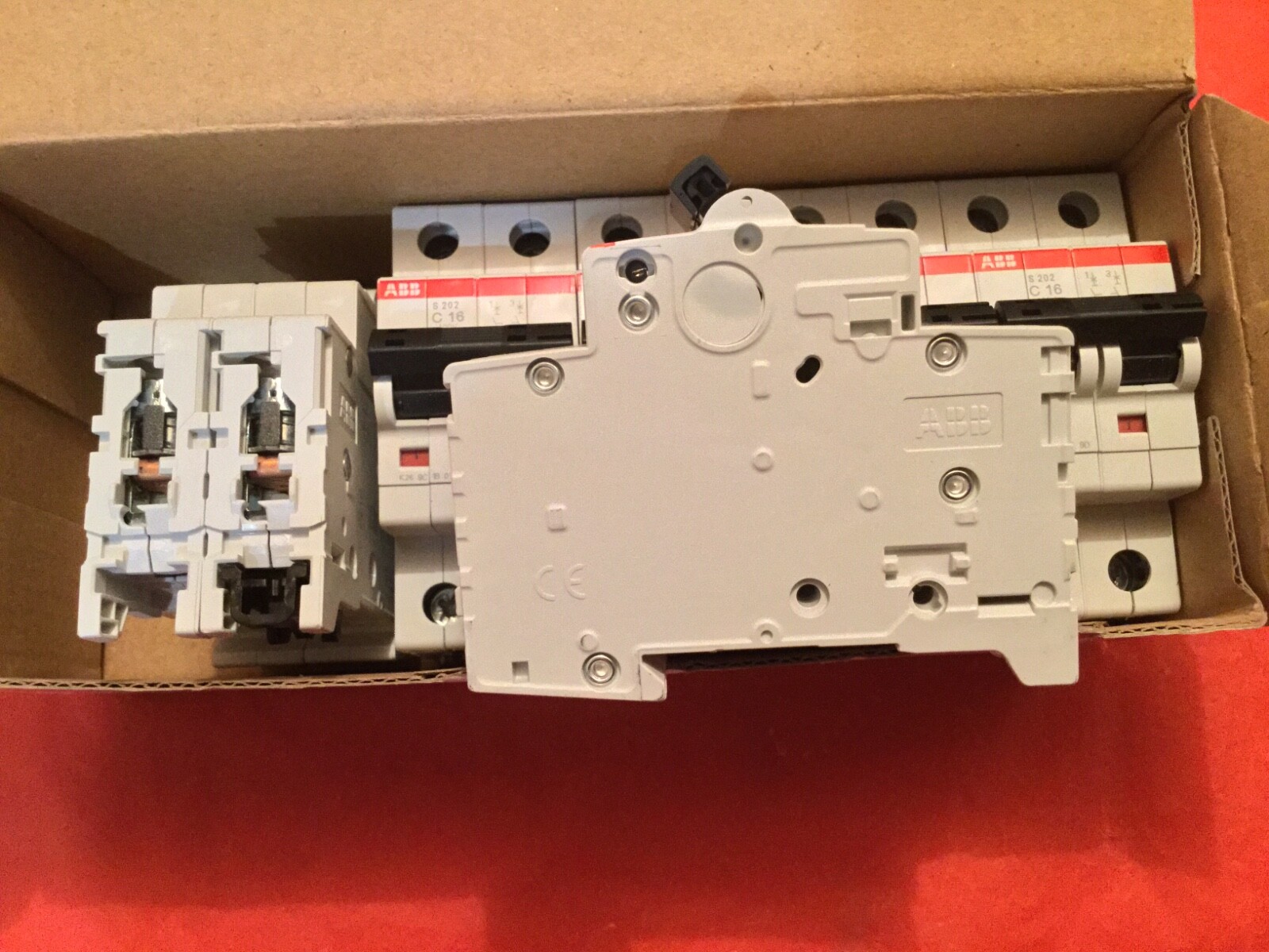 ABB S202-C16 Miniature Circuit Breaker 16A / 400VAC / 2 Poles (Box of 6 ...