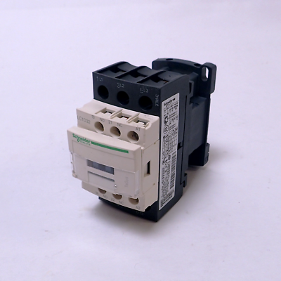 SCHNEIDER LC1D32B7 CONTACTOR, 3-POLE 600V 50A 24V Coil | eBay