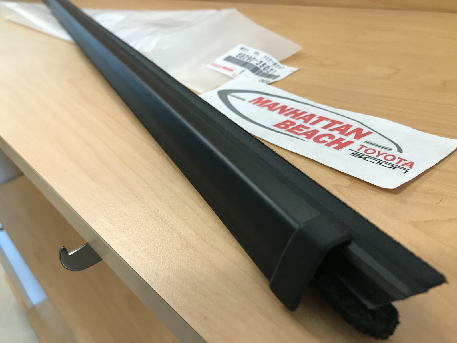 03-09 4RUNNER REAR HATCH Belt Molding Weatherstrip Genuine Toyota 68290 ...