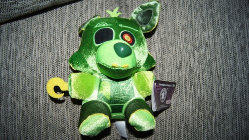Funko Five Nights at Freddy's - Radioactive FNAF Foxy 7” Plush NWT ...