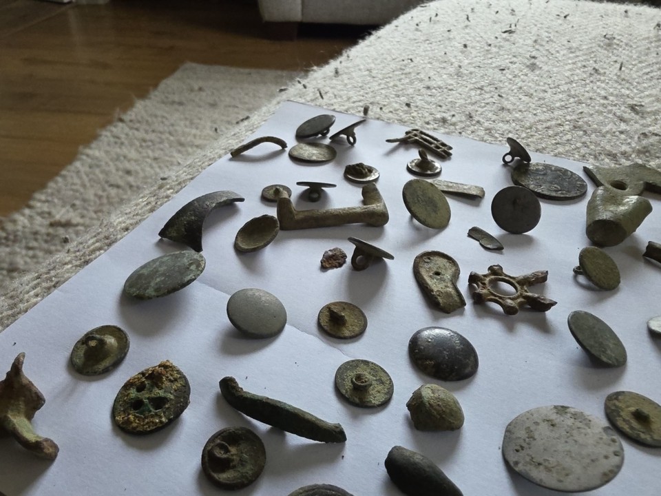 Metal Detecting Finds Essex Norfolk Suffolk Buckle Medieval Coins ...