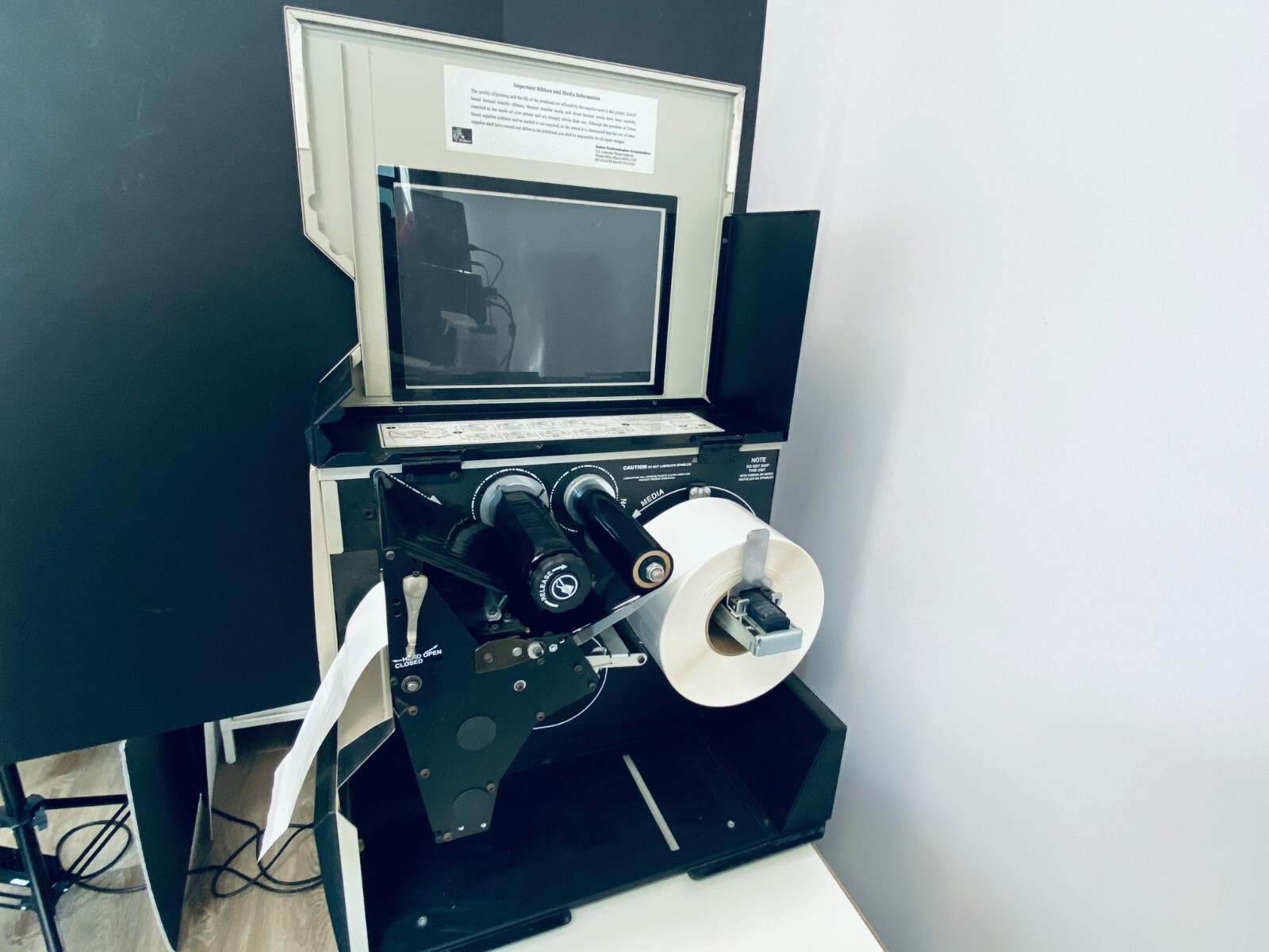 140-401-00004 Zebra 140xiii Barcode Label Printer 203 DPI for sale ...