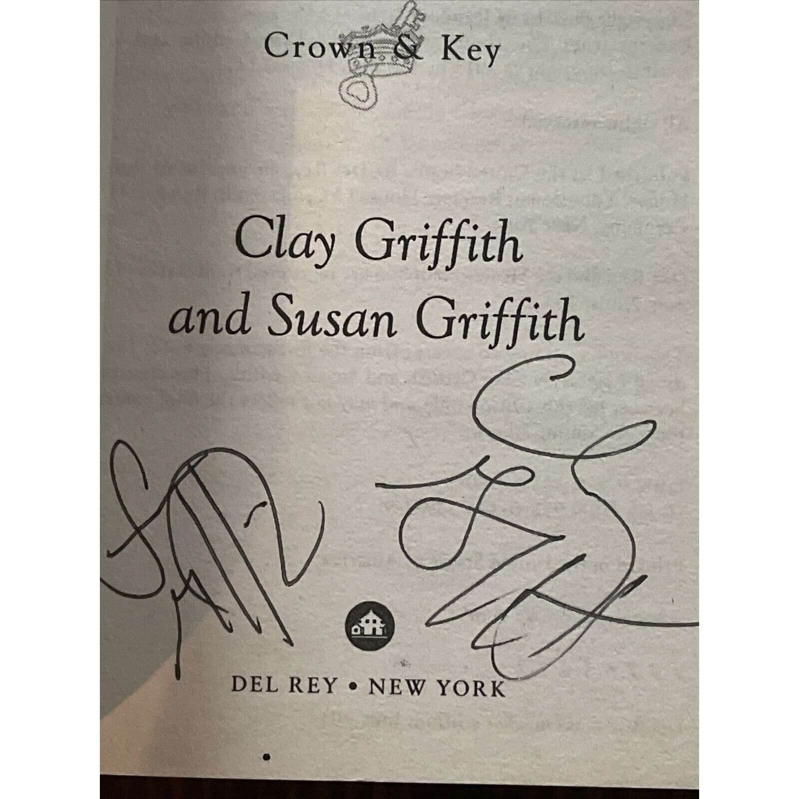 Signed The Shadow Revolution (Crown & Key #1), Clay Griffith Susan Griffith | eBay