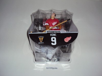 2017-18 NHL Imports Dragon 6" Legends Gordie Howe # 9 Detroit Red Wings ...
