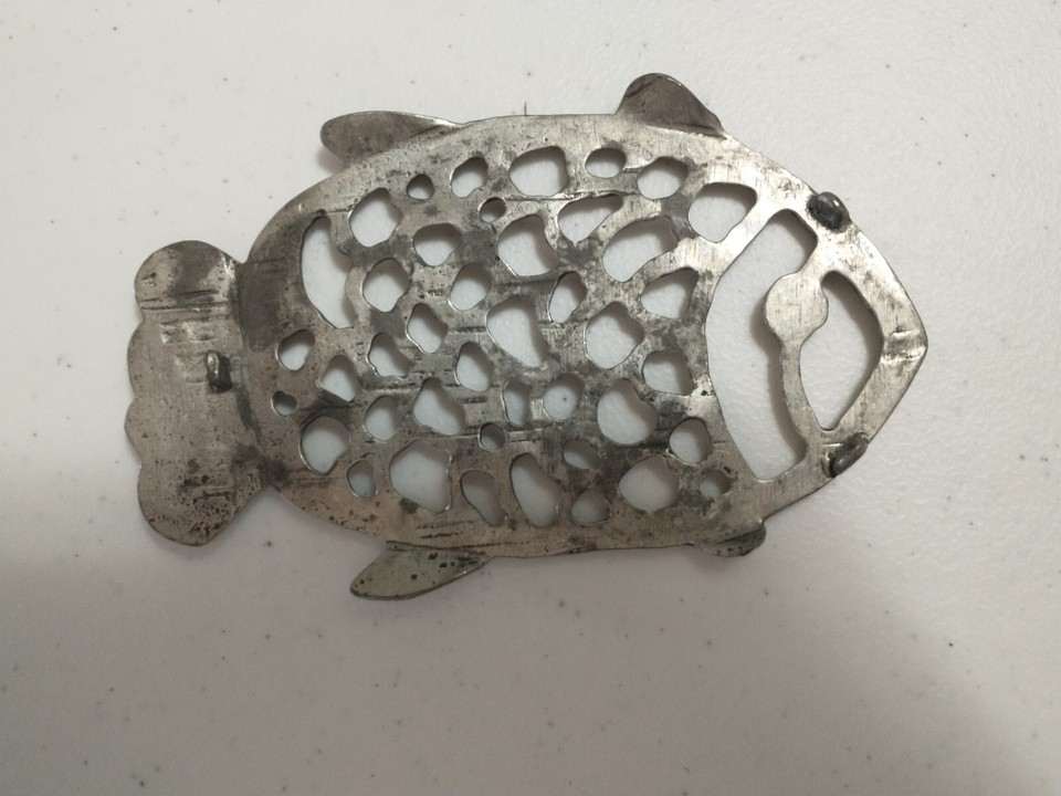 Metal Fish Trivet 6" x 4" | eBay