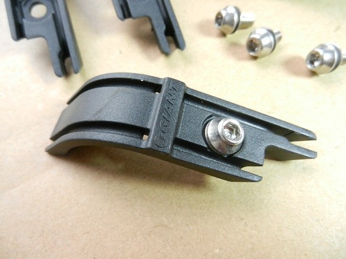 1pcs Road bike Bicycle bottom bracket Cable Guide BB For Giant TCR/ADV ...