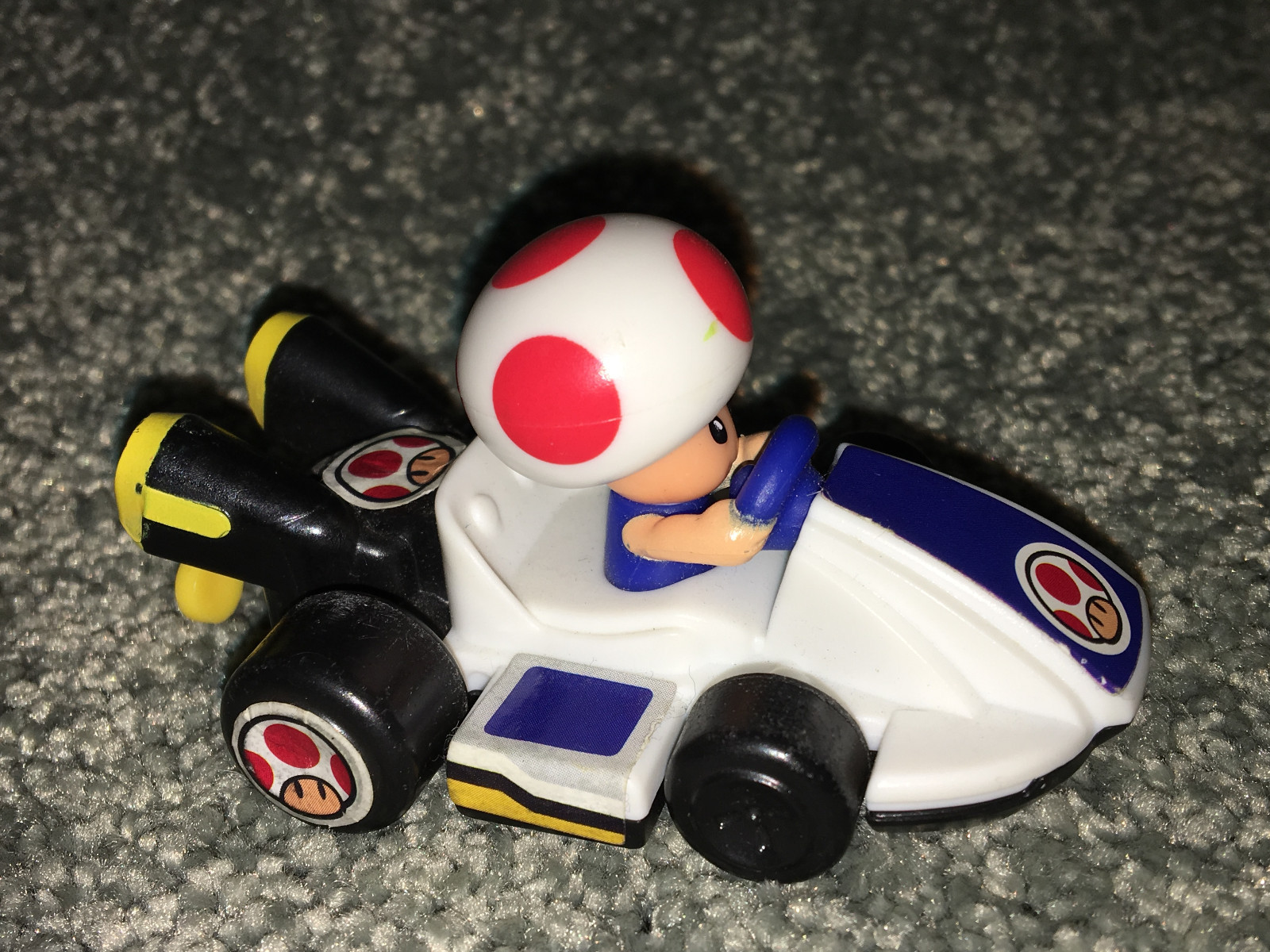 Super MARIO KART Toad NINTENDO 2014 McDonalds MUSHROOM CAR RACER Happy ...