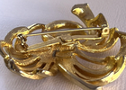 1970's TORINO Gold Tone Ribbon Swirl Brooch Pin Signed Costume Jewelry ...