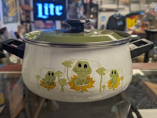 Vintage Sears & Roebuck Neil the Frog Enamelware Large Crock Pot With ...