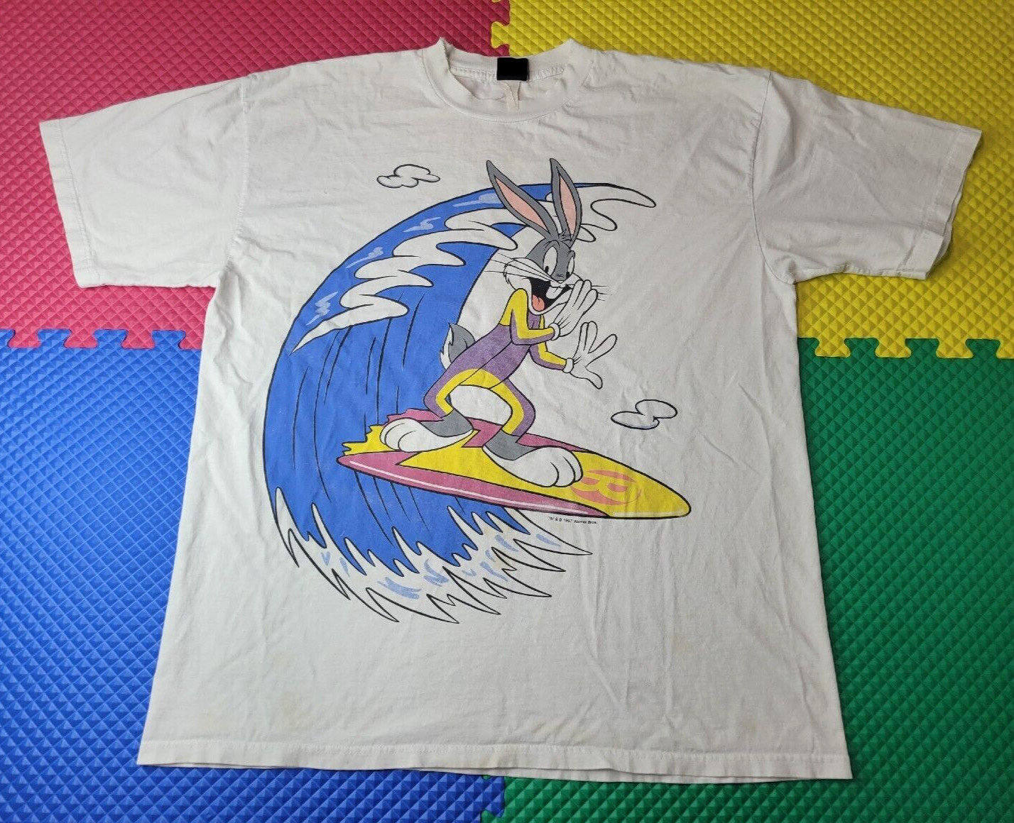 Looney Tunes Vintage 1997 Bug Bunny Surfing White Shi… - Gem