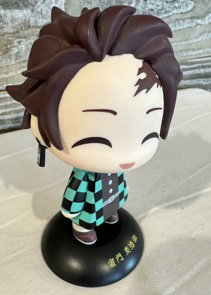 Tanjiro Kamado Smiling Demon Slayer: Kimetsu no Yaiba Swaying Head T ...