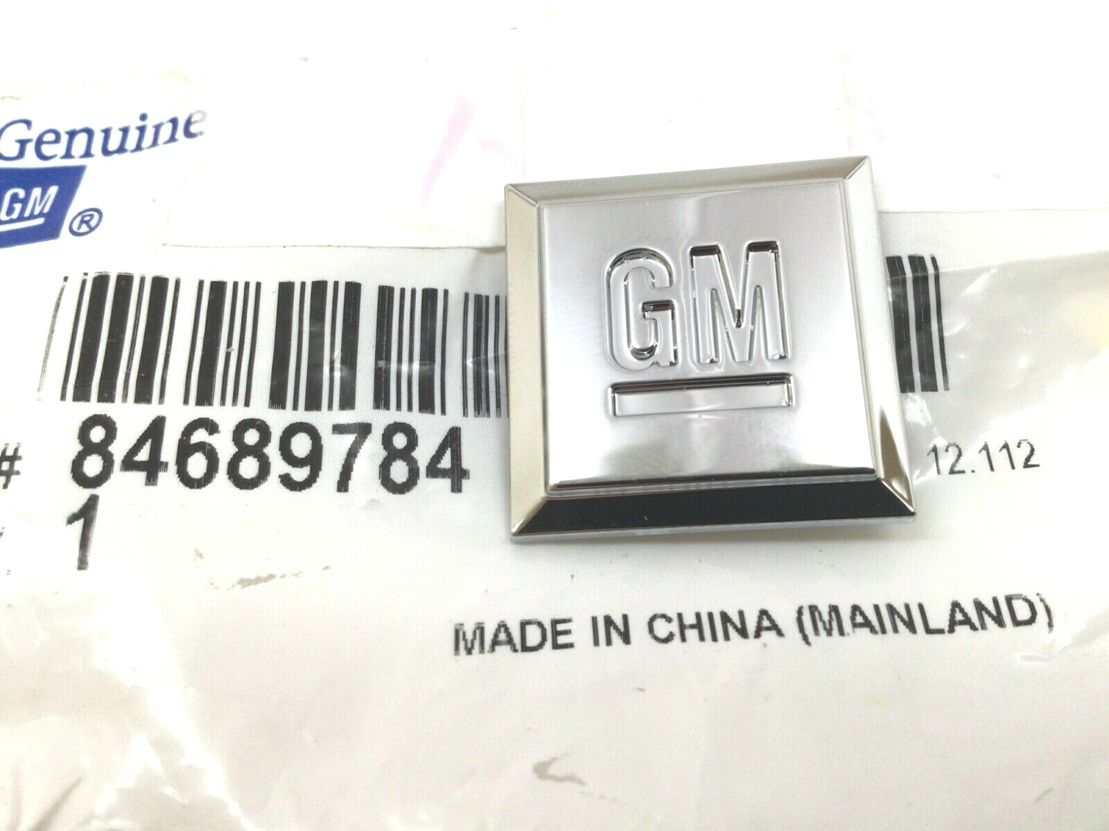 "GM Mark of Excellence 1"" Square Fender Emblem | 84689784 | Genuine ...